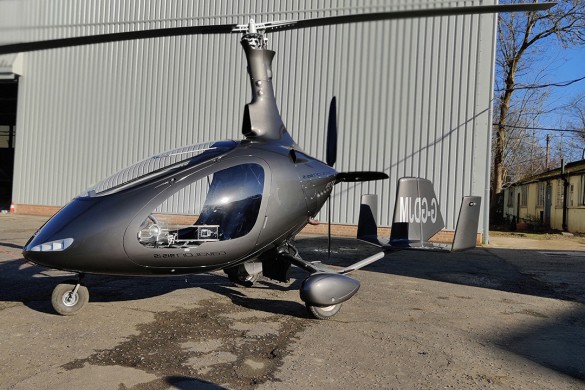 Go on a 90 Minute Flying Lesson in a Closed Cockpit Gyrocopter