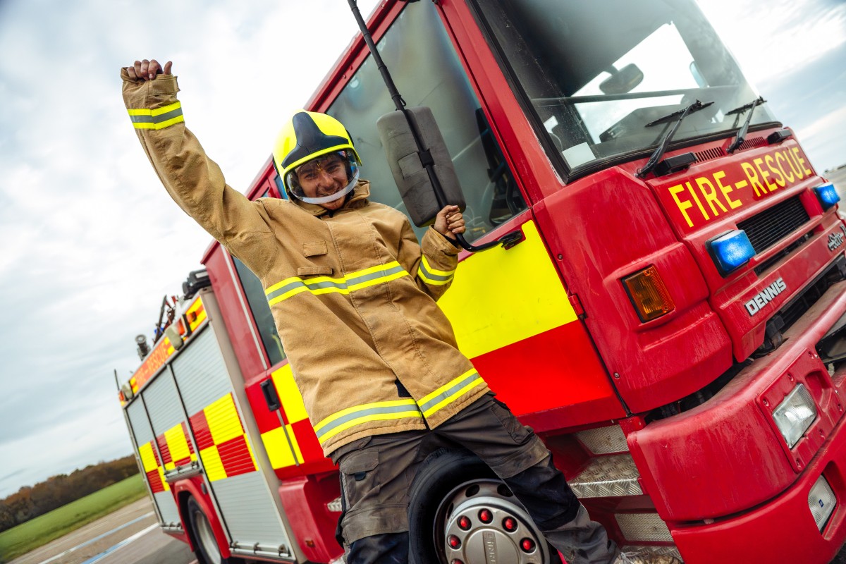 Enjoy an Immersive Dennis Fire Engine 'Fire Fighting' Experience