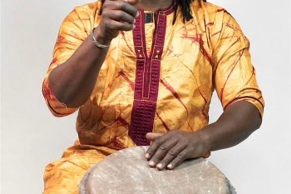 Go on an 1:1 Master African Drummer Experience for One