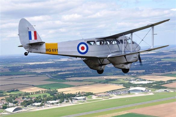 Epic Air Commodore Wing to Wing Spitfire Flight Experience | Duxford!